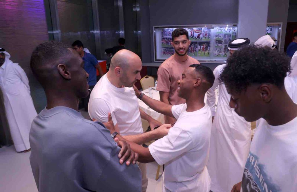 (Photos) Le club Al-Duhail honore Walid Regragui - LPJM